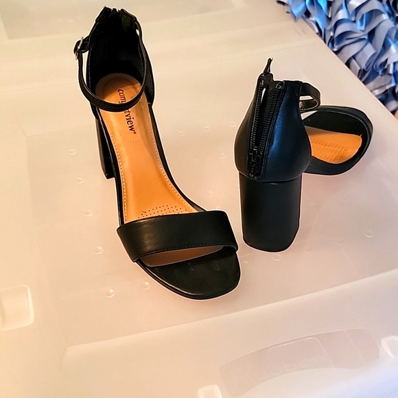 comfortview | Shoes | Black Heels With Zip Back | Poshmark